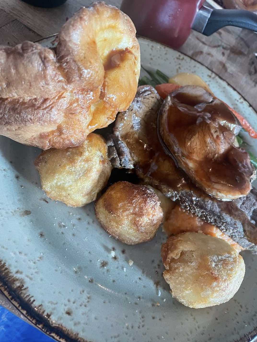 The Insider visits: LSB – Rixos JBR for a Sunday Roast! - The Insider ...